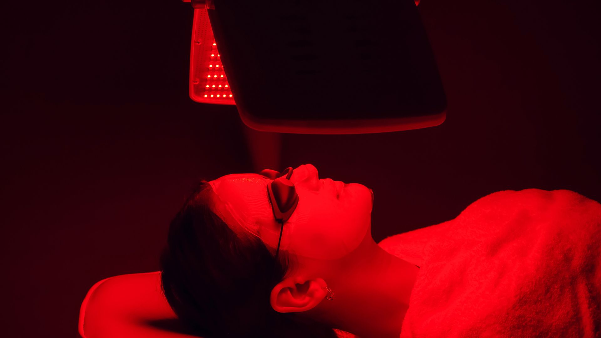 Does Red Light Therapy Cause Hyperpigmentation? - The Quantum Wellness ...